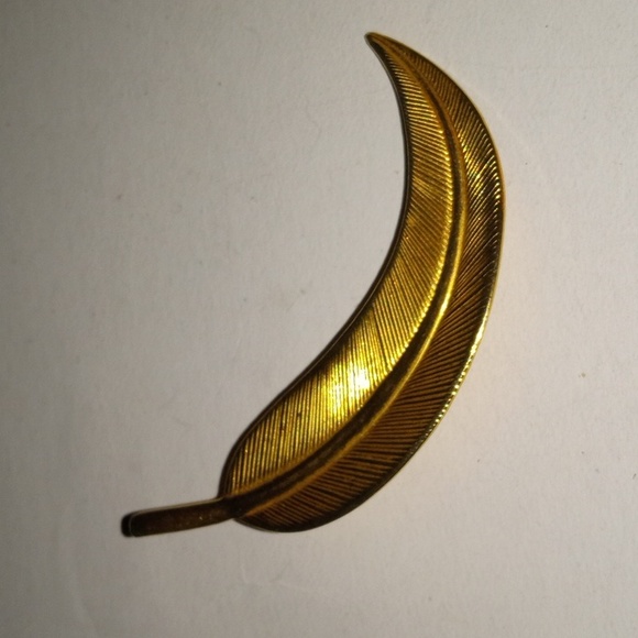 Source Unknown | Jewelry | Vintage Bent Feather Gold Tone Brooch Pin ...